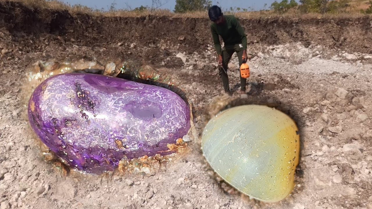 Digging Deep for Sparkling Treasures: Agates and gemstones Found ...