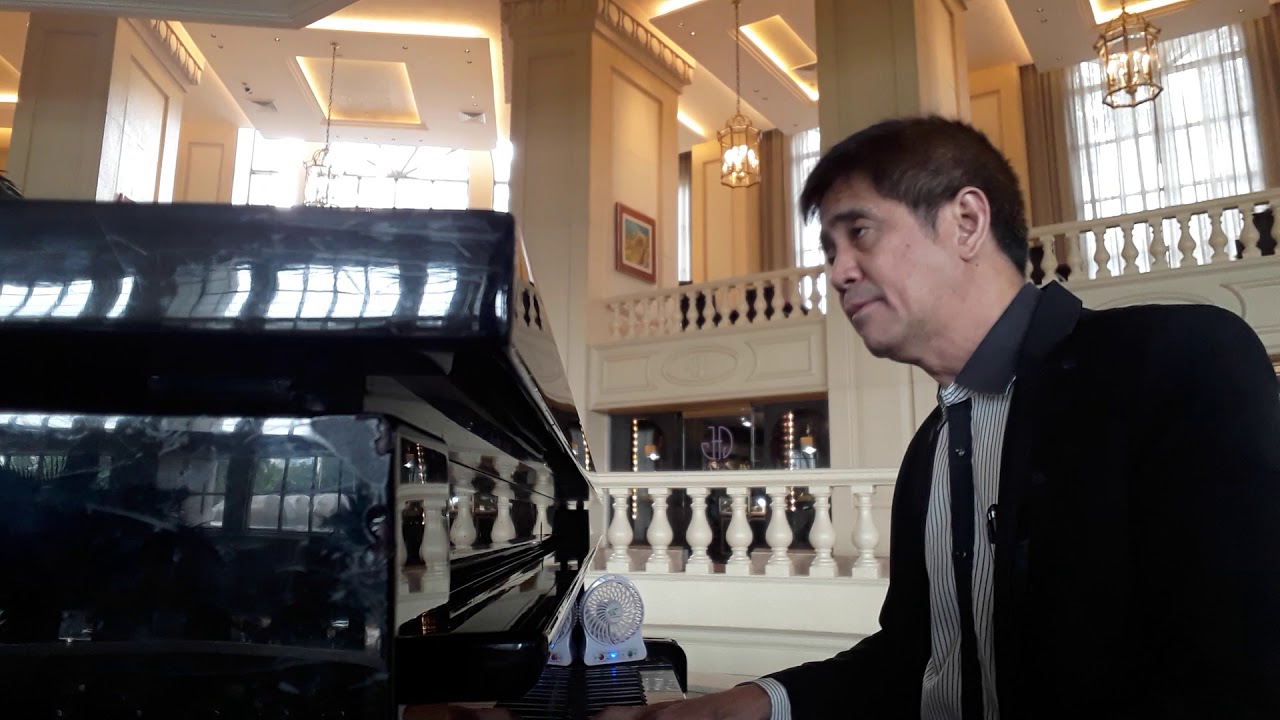 Phantom of the Opera Medley....Martin Avila Piano - YouTube