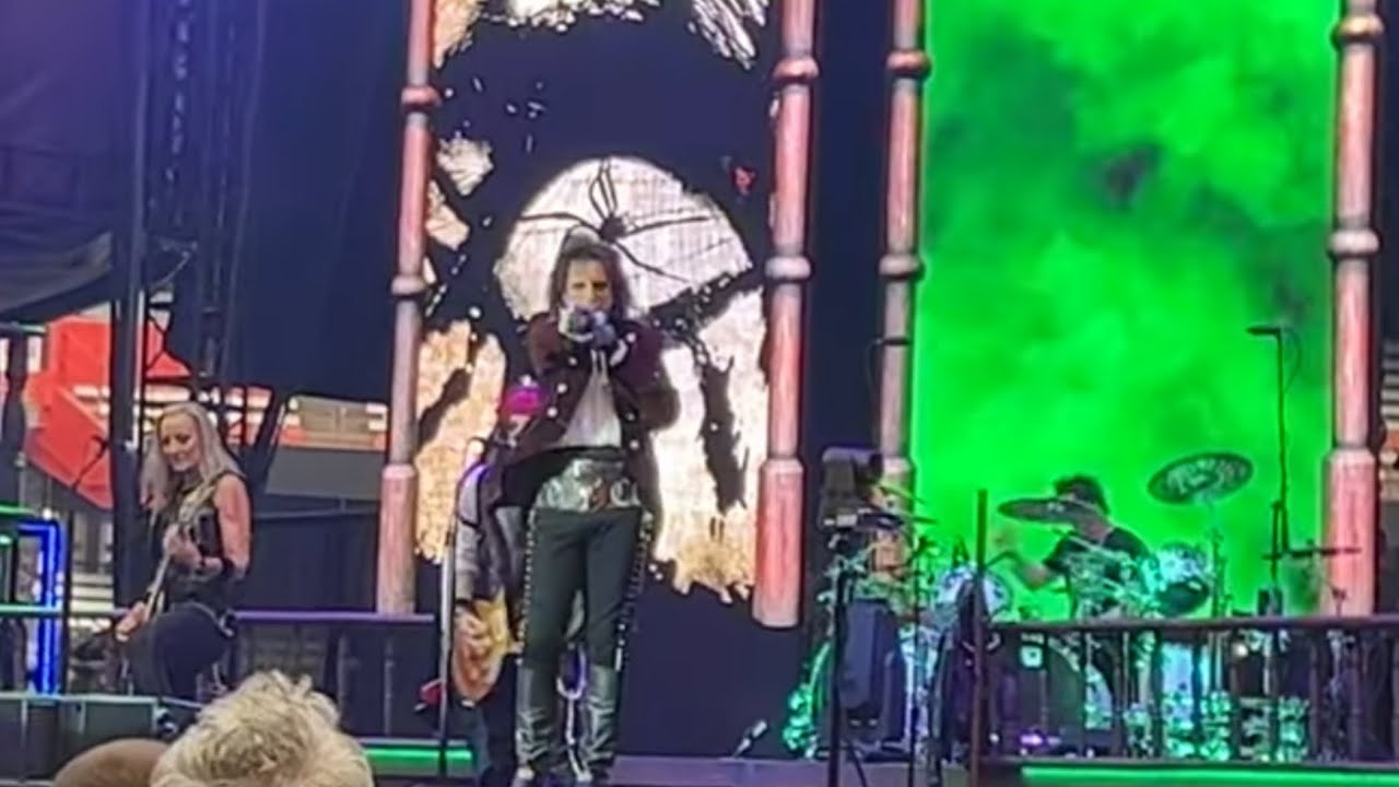 Alice Cooper “Poison” live @ JMA Wireless Dome Syracuse, NY August 2023 ...