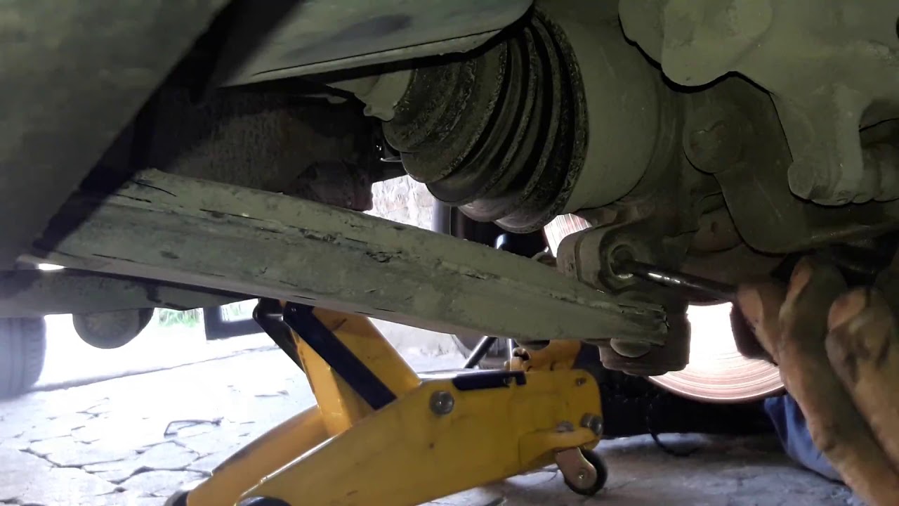 ***cambio de rotulas remachadas por atornillada a berlingo*** - YouTube
