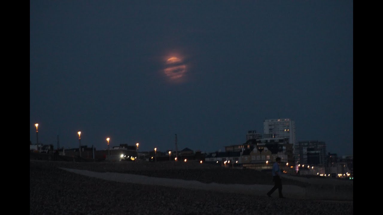 Super Moon over Brighton. - YouTube