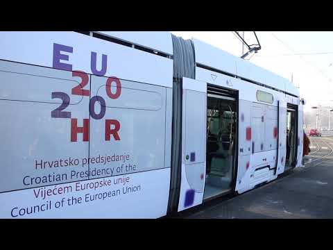 Tramvaj u bojama predsjedanja Hrvatske Vijećem EU-a