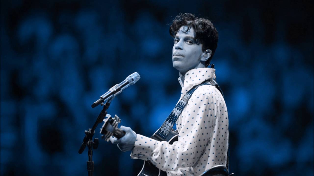 On The Couch (Live) - YouTube