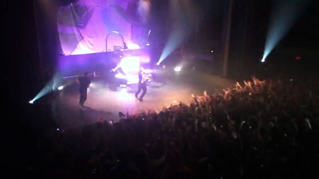 Mac Miller - "Loud" [NEW SINGLE] Live in Vancouver - YouTube