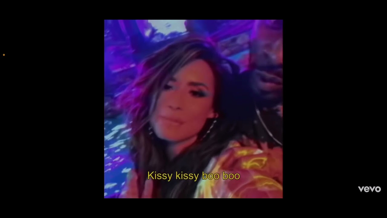 Stan Twitter: Demi Lovato saying kissy kissy boo boo - YouTube