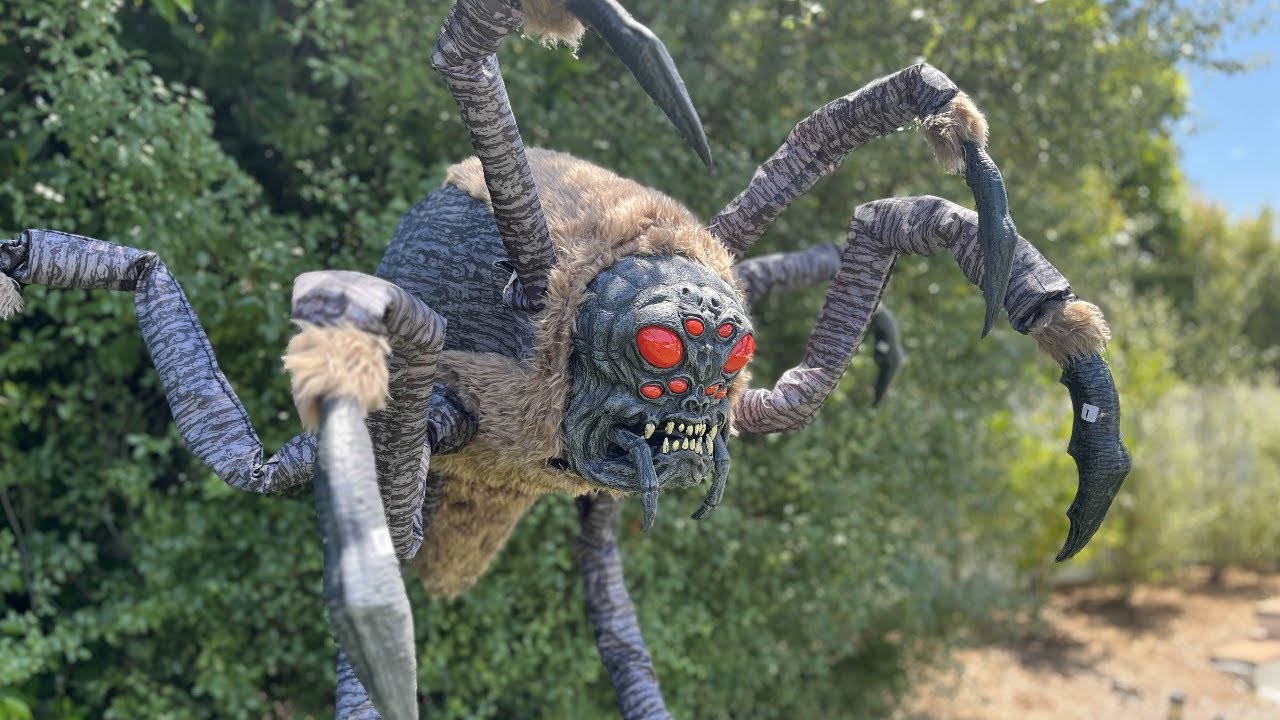 NEW 2024 spirit Halloween WANDA WEBWORTH animatronic Unboxing/setup ...