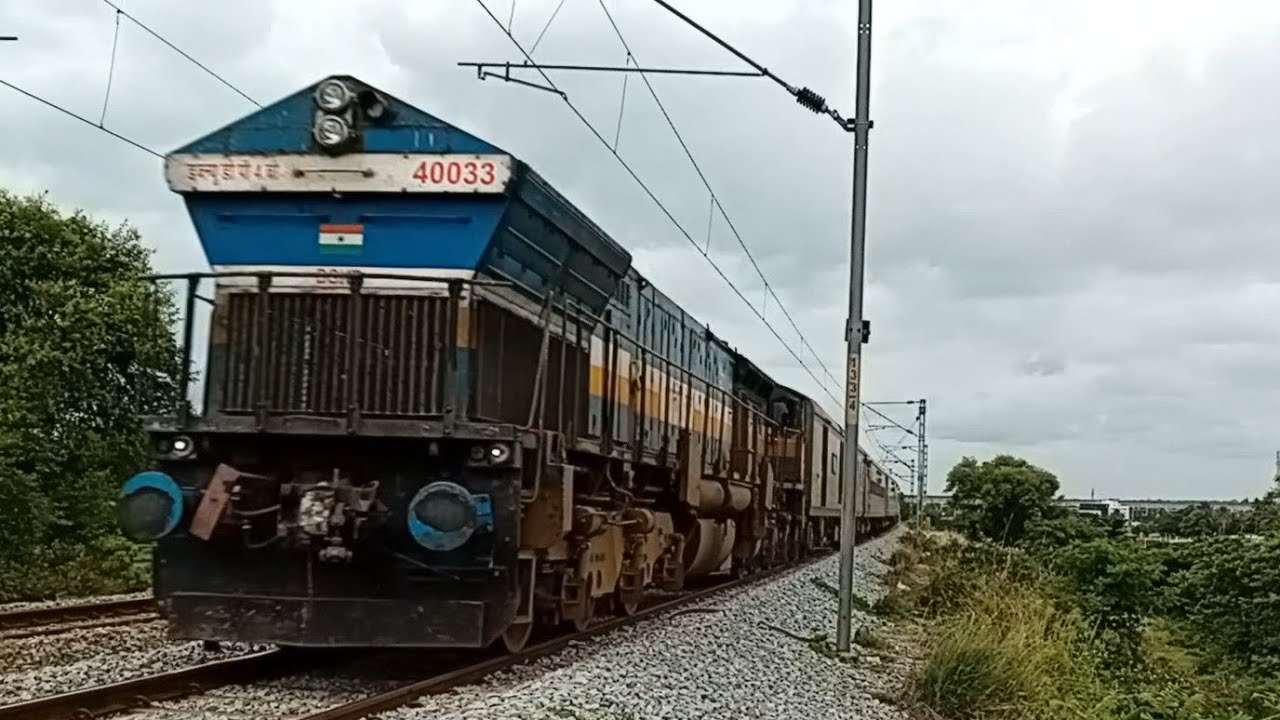 BGKT WDP4 LHF | Udaipur - Mysuru | Palace Queen Humsafar express ...
