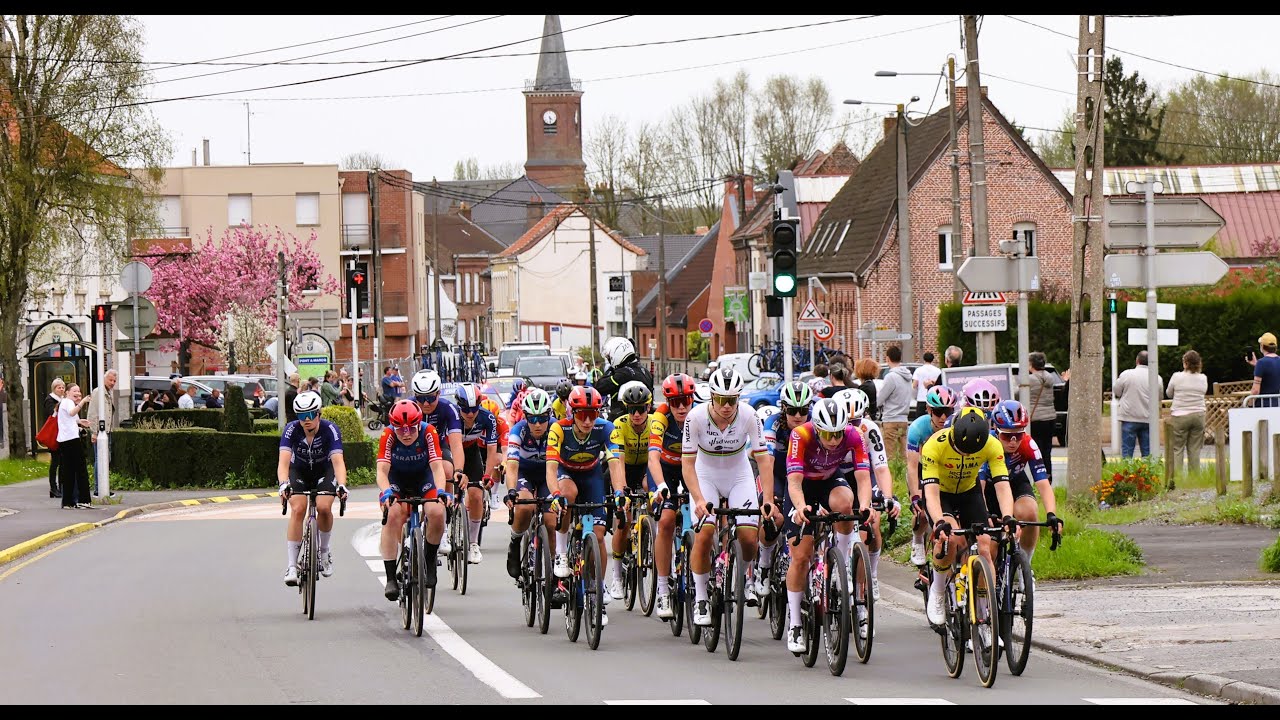 Paris-Roubaix "femmes" 2024 - secteur PONT A MARCQ - YouTube