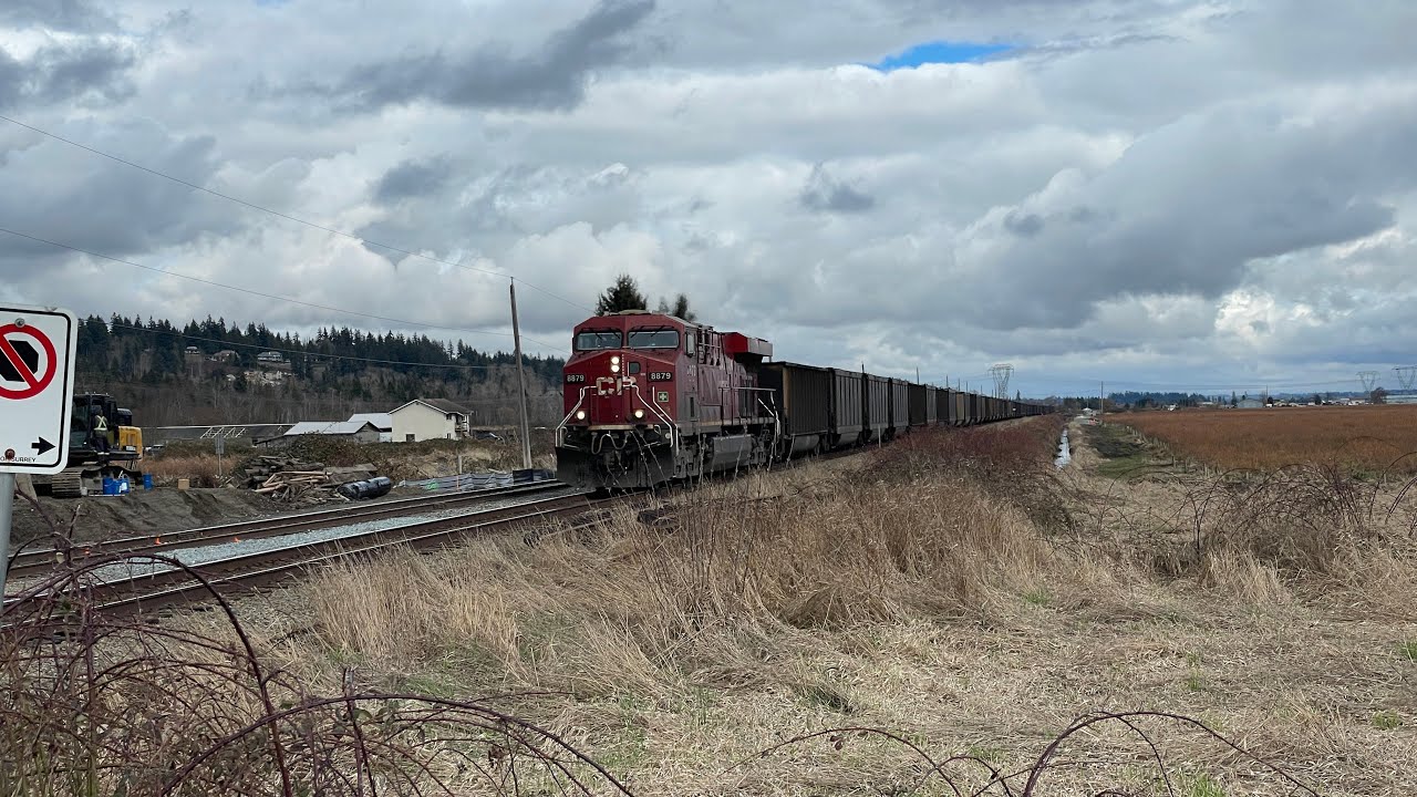 Trains BC 2023: CN 733 (CP Coal Train) @ Colebrook Canada 24MAR23 ES44AC 8879 Leading - YouTube