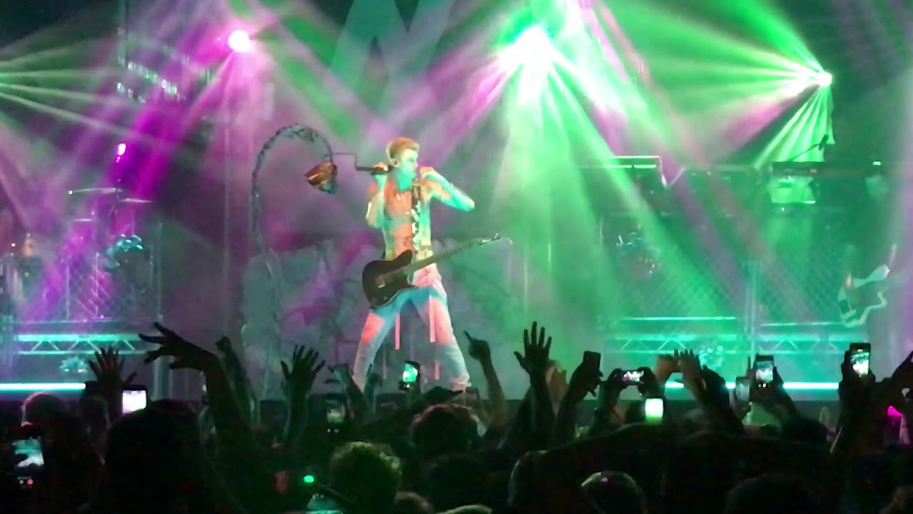 Machine Gun Kelly Let You Go Youtube
