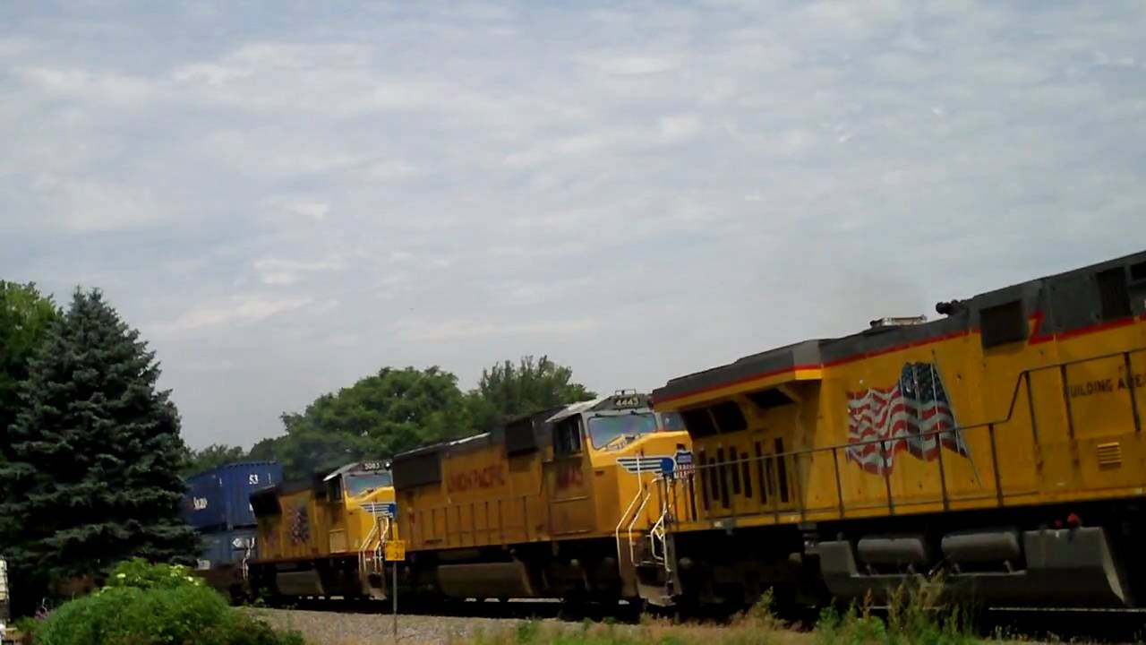 UP 7456 Leads Z-Train - YouTube