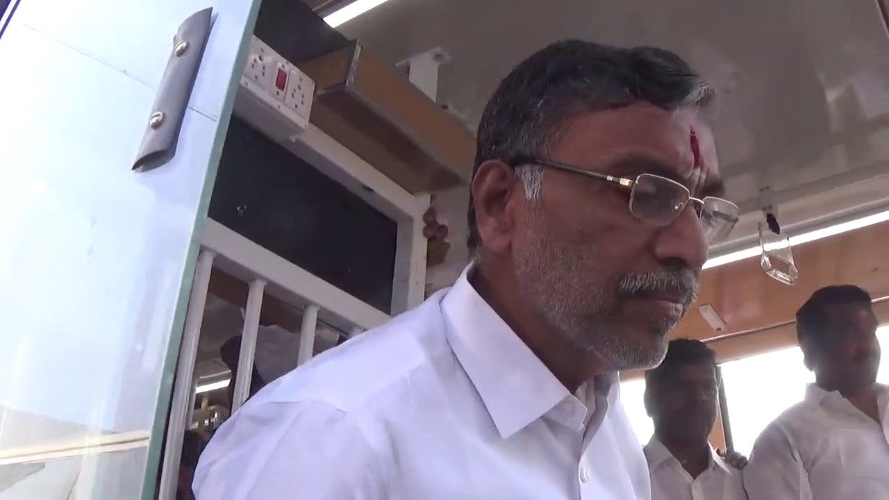 TN MINISTER K P ANBALAGAN BUS DRIVING Video - YouTube