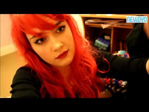 Kameraya 'yüz bakımı' yaptı!