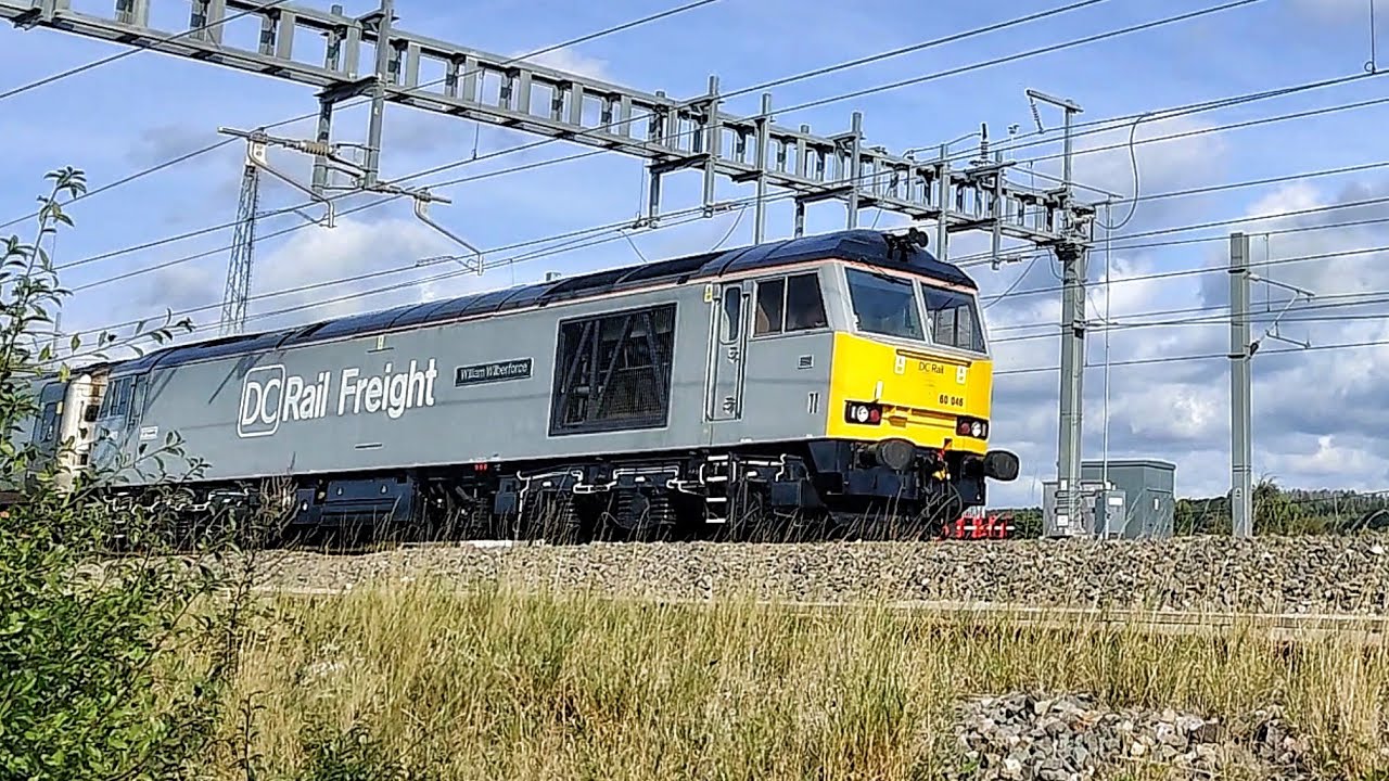 DC Rail class 60 | 60046 dragging a Chiltern Mk3 passed Reading TC 12 ...