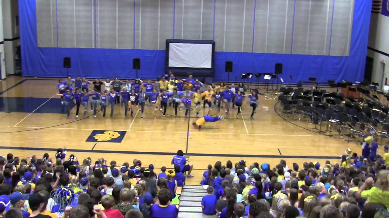 STMA Middle School West Flash MOB - YouTube