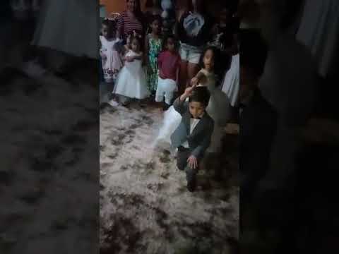 Dançando Valsa Bela e a Fera ( Mirim)