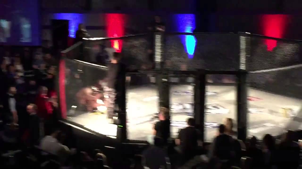 Matteo Riccetti vs. Stav Economou - YouTube