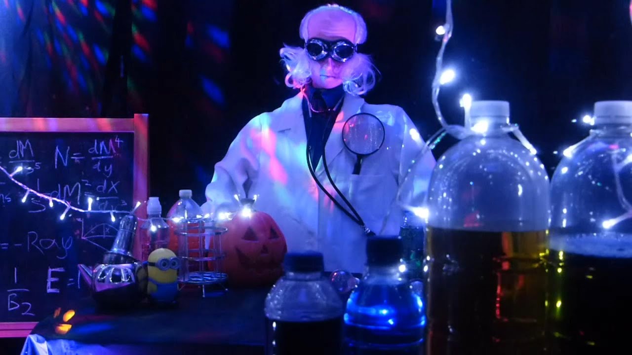 The Mad Scientist's Disco Display for Halloween 2022 - YouTube