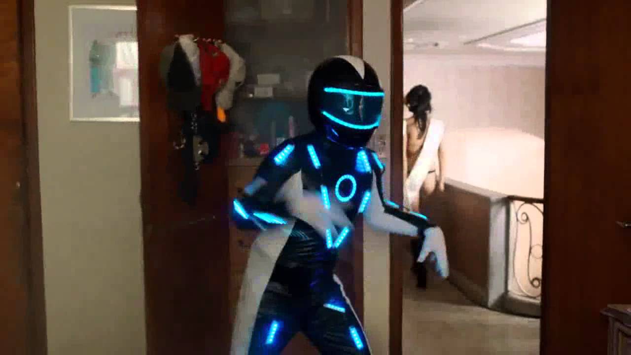 David Guetta Play Hard Official Video) ft Ne Yo, Akon - YouTube