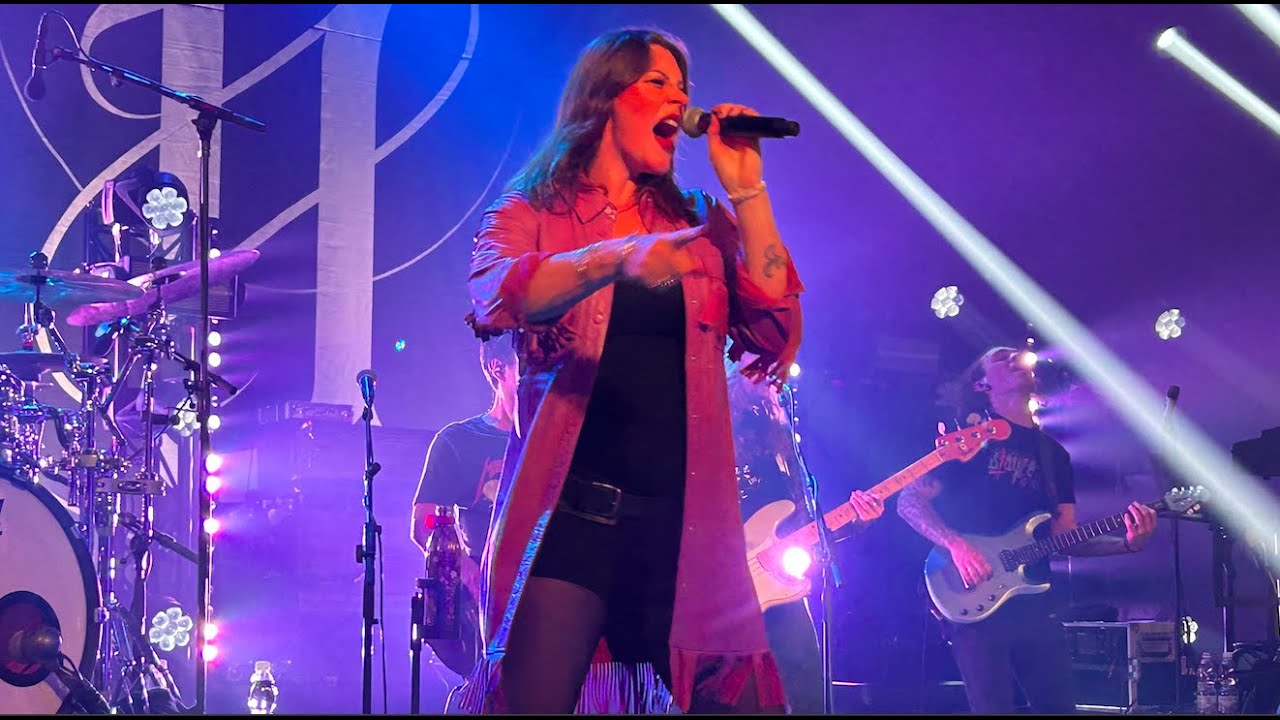 Floor Jansen Live in Viena (Simm City) - YouTube