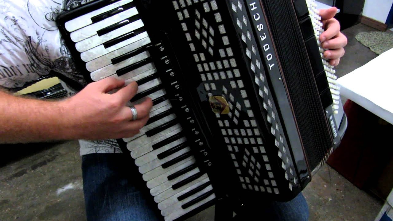 Acordeon Todeschini Super 8 - YouTube
