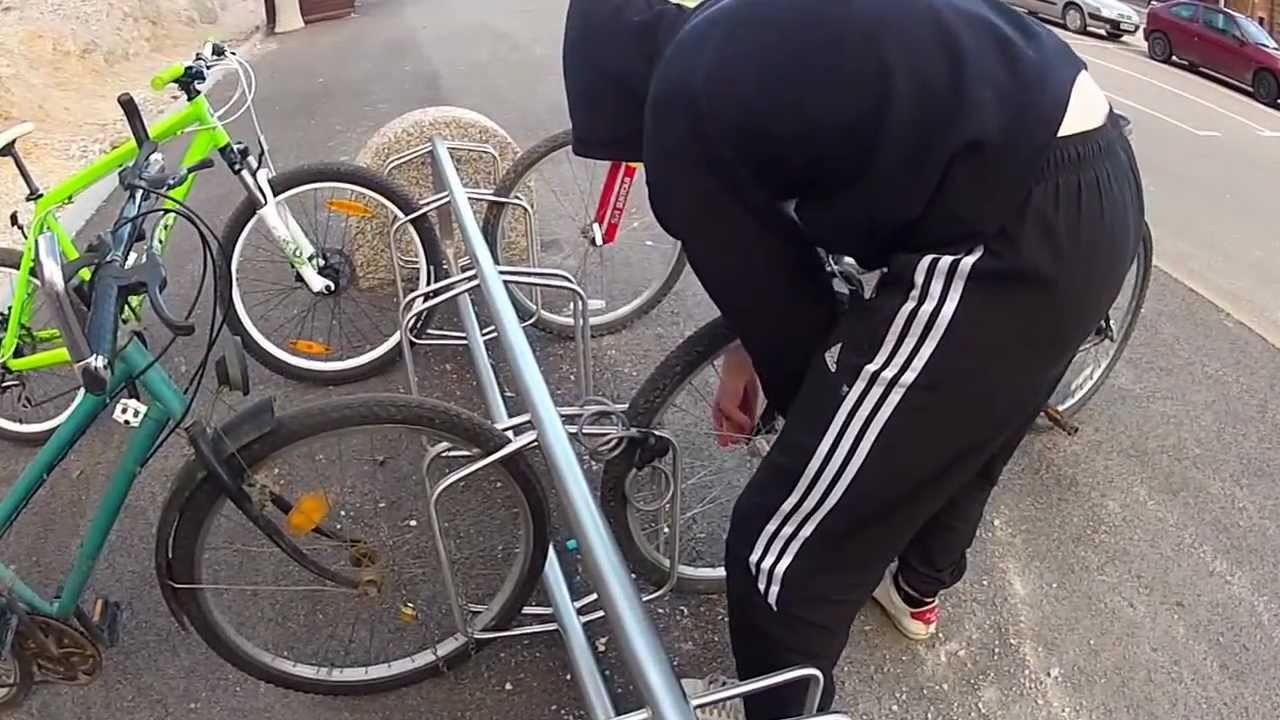 How to steal a bicycle in 10 seconds - YouTube