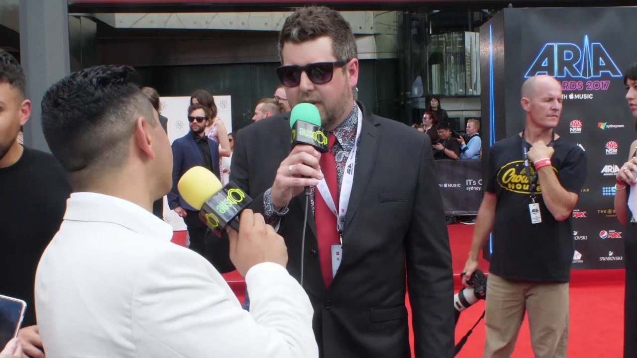 2017 ARIA Awards : Simon Astley (Red Carpet Interview) - YouTube