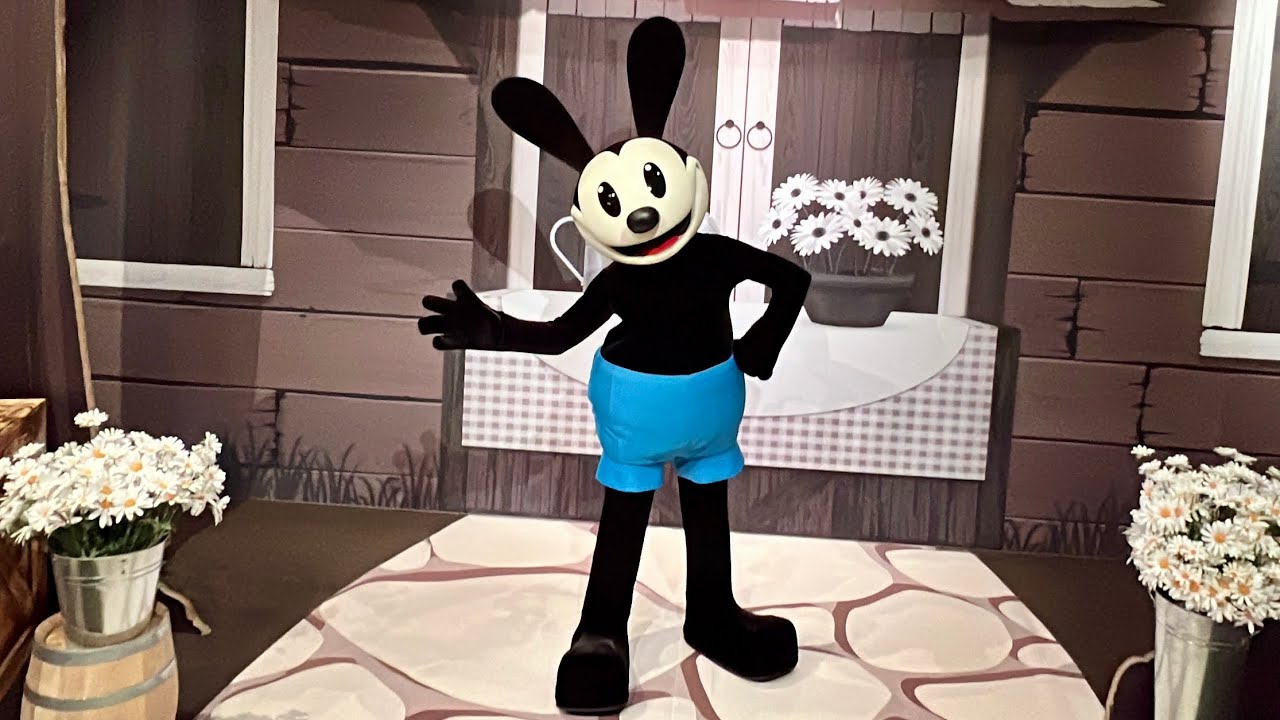 Oswald The Lucky Rabbit Meet & Greet at Disneyland Paris - Annual ...