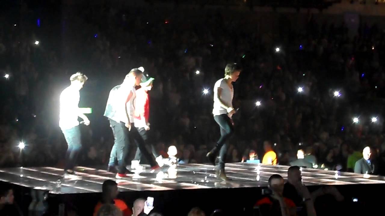 One direction irish dancing - take me home tour liverpool 17-3-13 - YouTube
