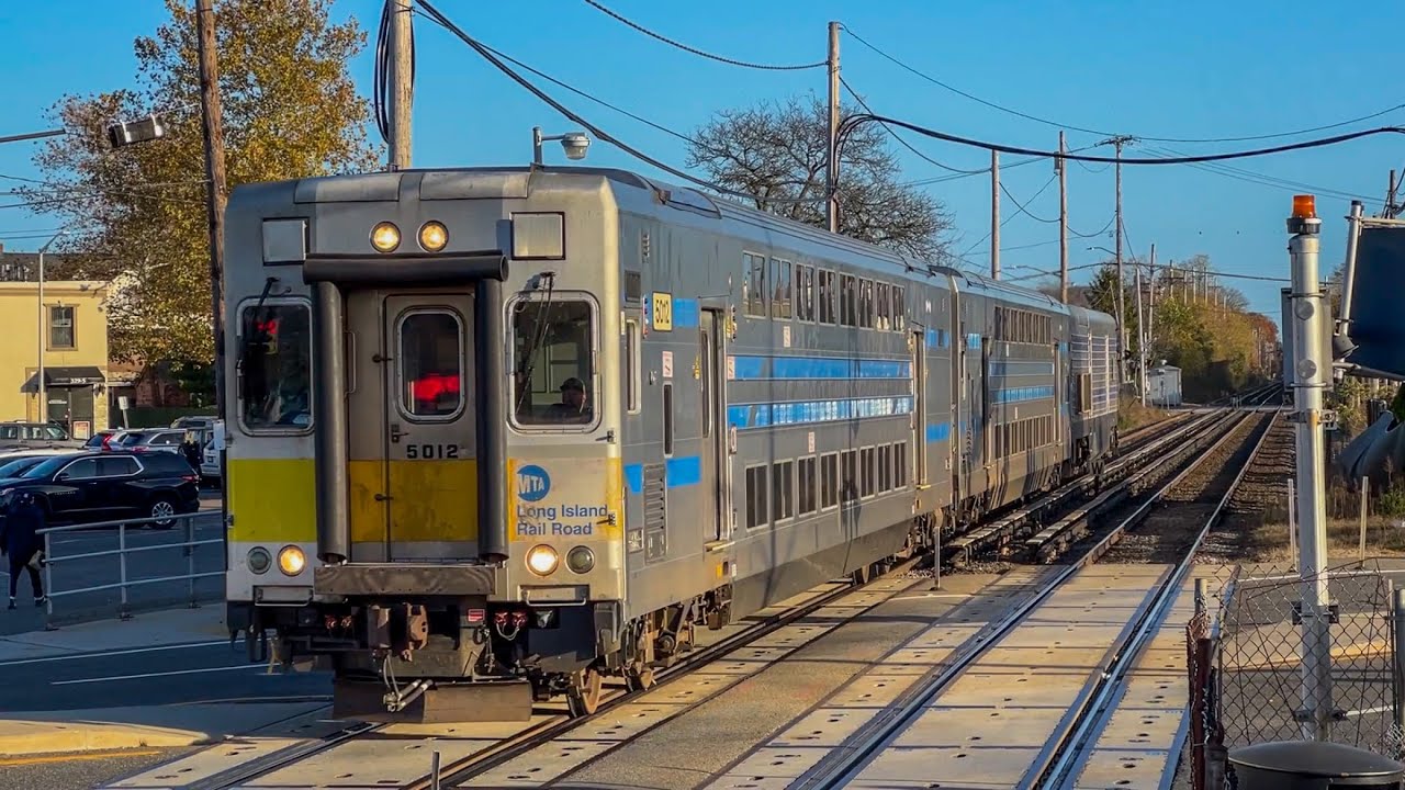 LIRR Greenport scoot equipment swap at Bethpage - YouTube
