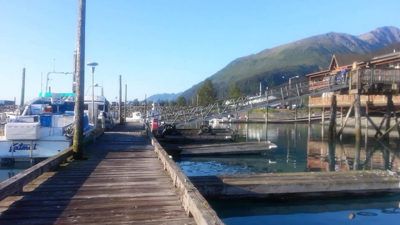 Walking the docks in Seward - YouTube