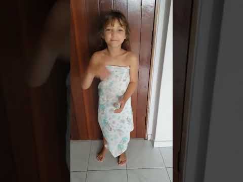 Vestindo a farda da escolar. #shorts #short #shortvideo #roupas #farda