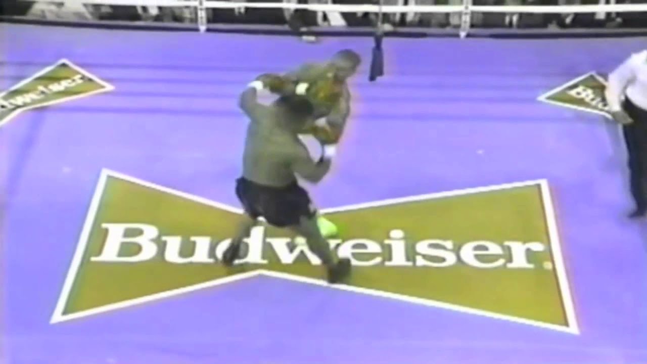 Mike Tyson vs Razor Ruddock 1991 - YouTube