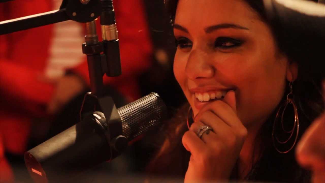 SOPRANO & REDK FEAT SARAH RIANI ( LiVE SKYROCK ) - YouTube