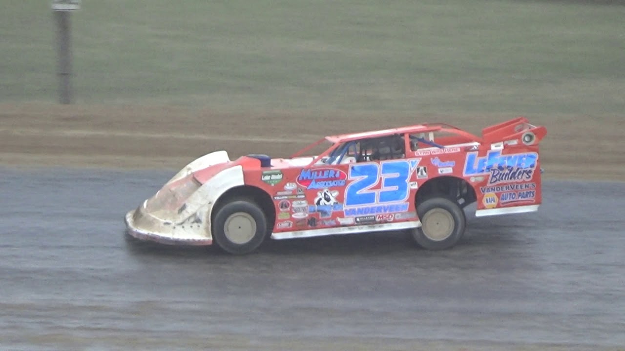 Late Model Feature Race at Crystal Motor Speedway, Michigan on 09-17 ...