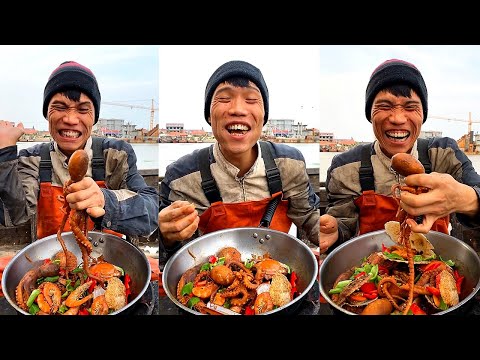 Fishermen eating seafood dinners are too delicious 666 help you stir-fry seafood Mukbang