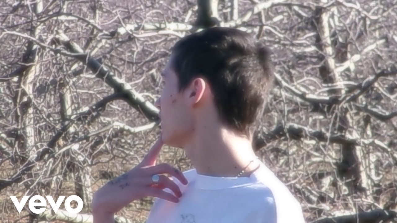 glaive - huh (official music video) - YouTube