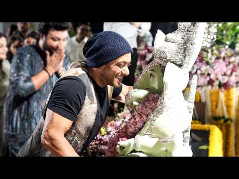 Salman Khan Ganpati Visarjan At Arpita Khan & Sohail Khan House 