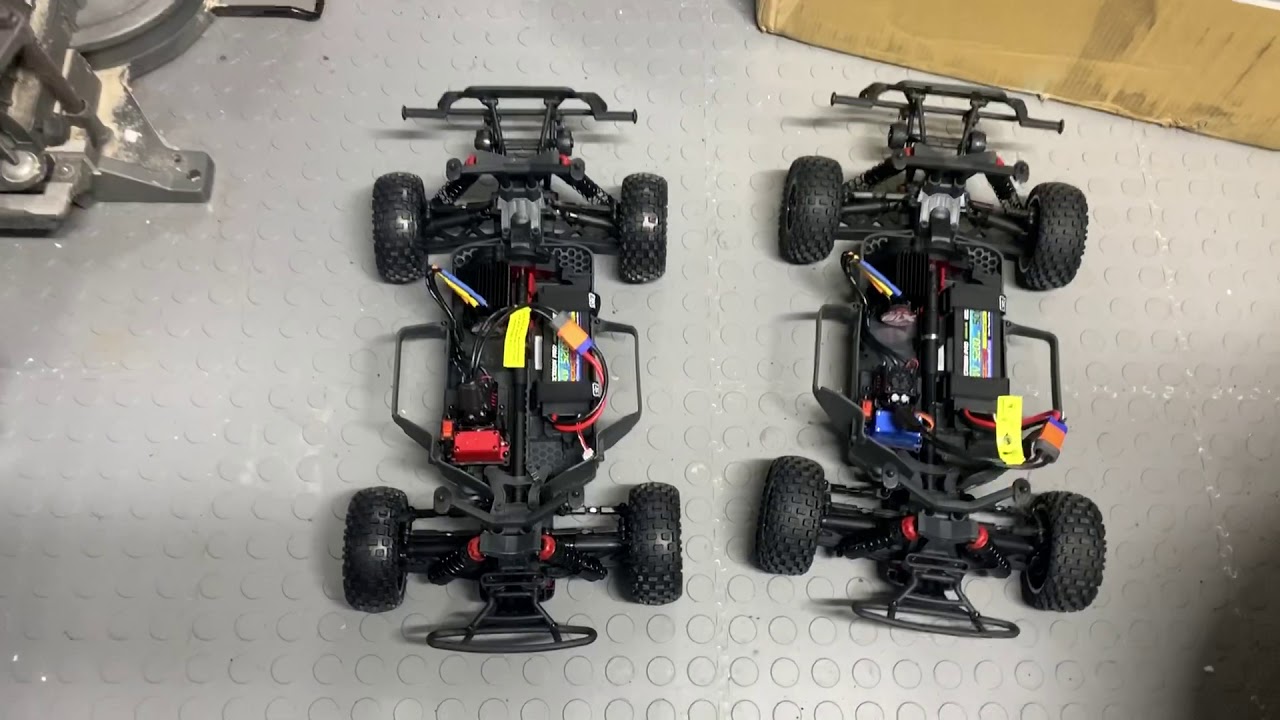 Savox SW-0231mg vs Arrma Senton stock servo - YouTube