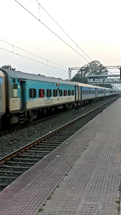 High Speed skip by Howrah Ranchi Intercity Express. - YouTube