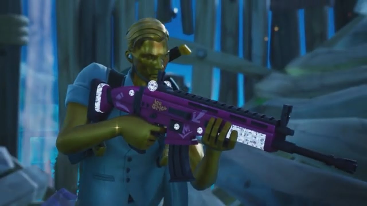 Literally Just Midas Holding Ice Spice's Rifle - YouTube
