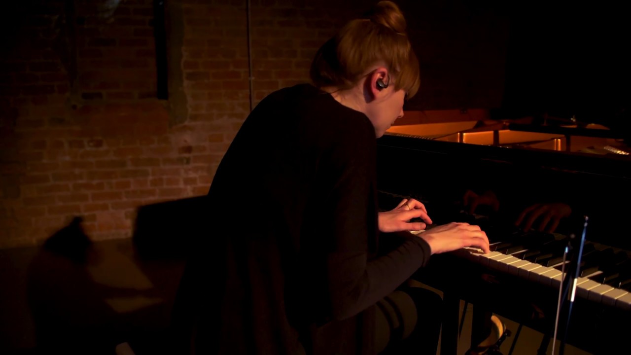 Poppy Ackroyd - Luna [Word of Mouth] - YouTube