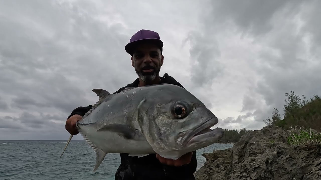 "GIVING MY FISH TO A LOCAL" (He was so happy) - YouTube