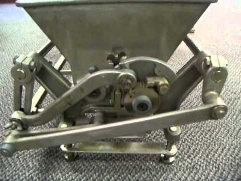 Rhodes Kook-E-King Cookie King Machine depositor with 2 dies - YouTube