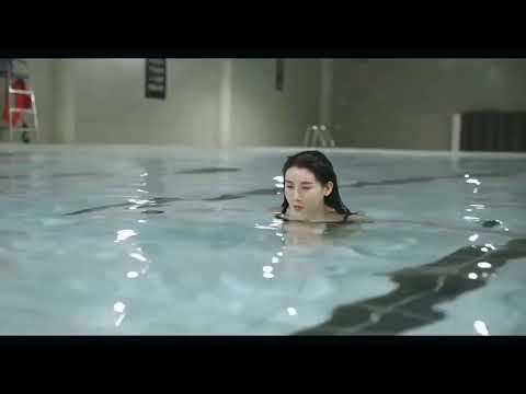 Liu Taiyang berenang di kolam