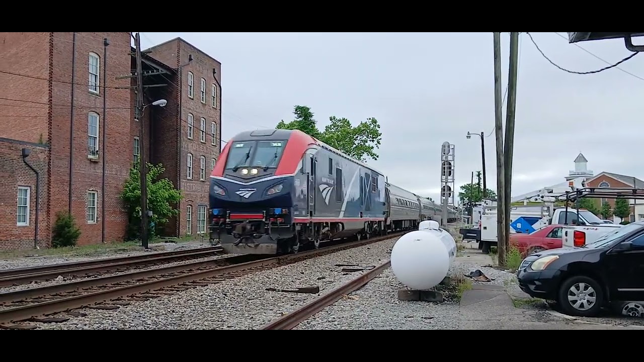 Amtrak Northeast Regional Train 141 Flies Eastbound through Suffolk, Va ...