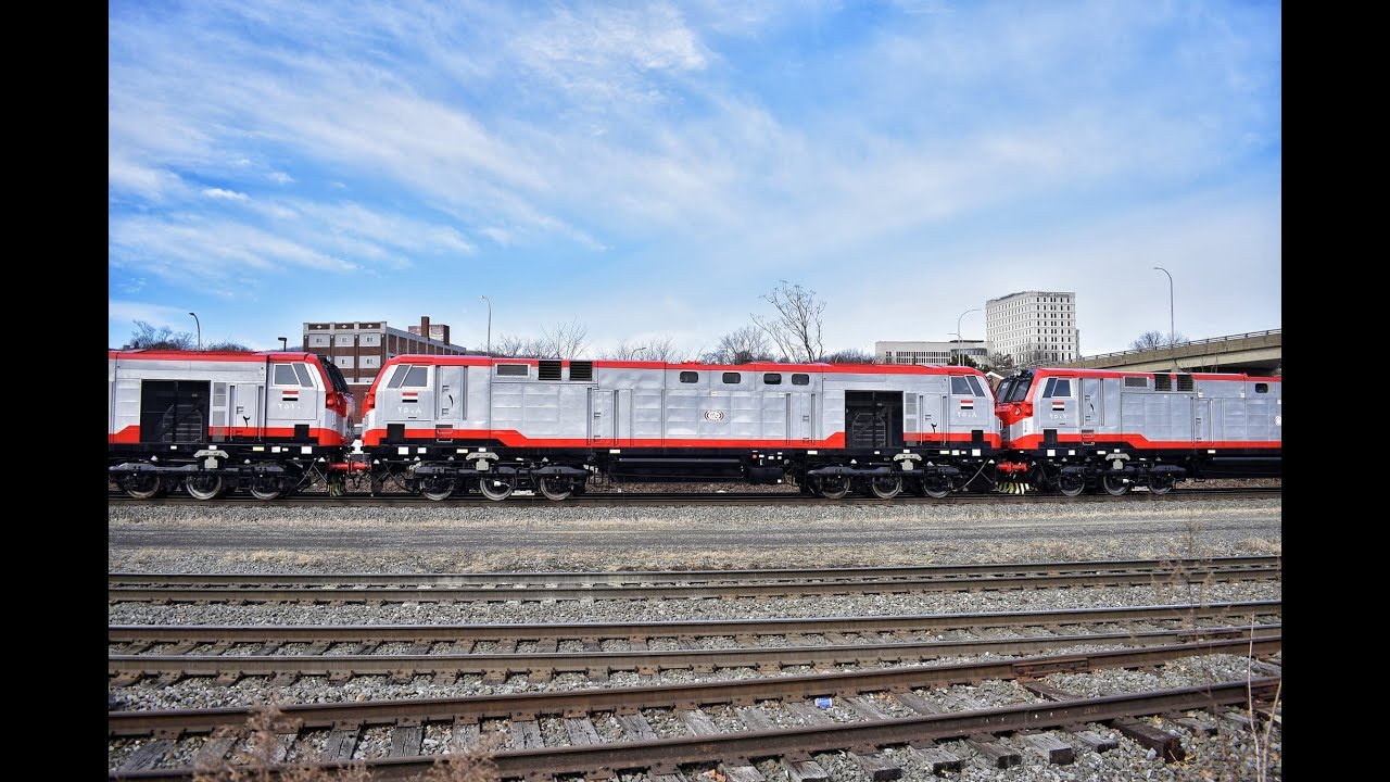 Egyptian ES30ACi pass through Altoona, Pennsylvania - YouTube