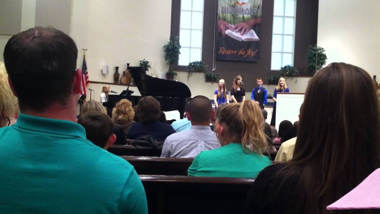 The Jim Walker Family singing 'This Changes Everything'