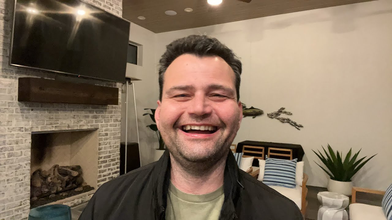 Angelo Live! - YouTube