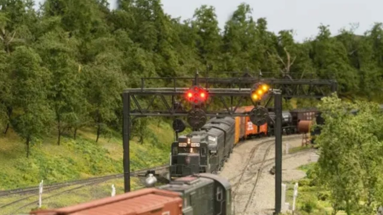 Amazing Realistic HO Scale Layout - YouTube